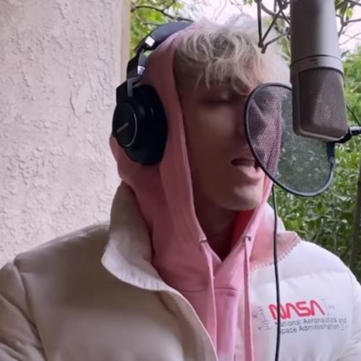 Machine Gun Kelly Opens Up On "Pretty Toxic Revolver" | RGM