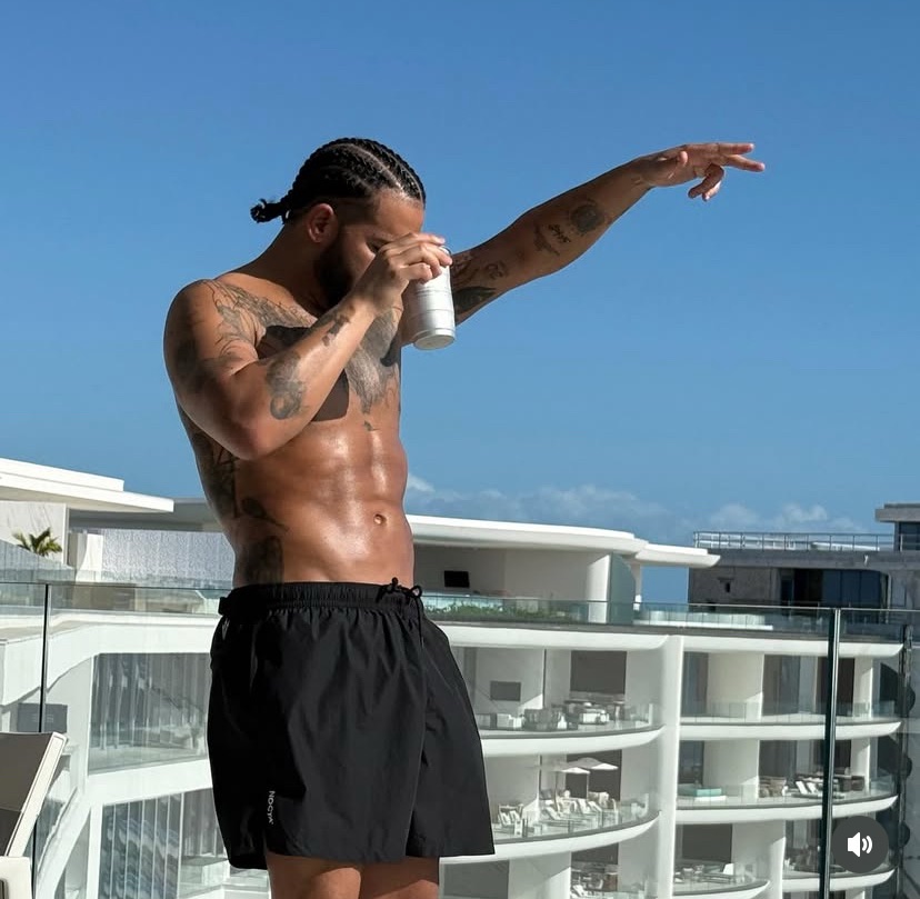 Drake Exits Billboard Hot 100 for the First Time Since February | RGM